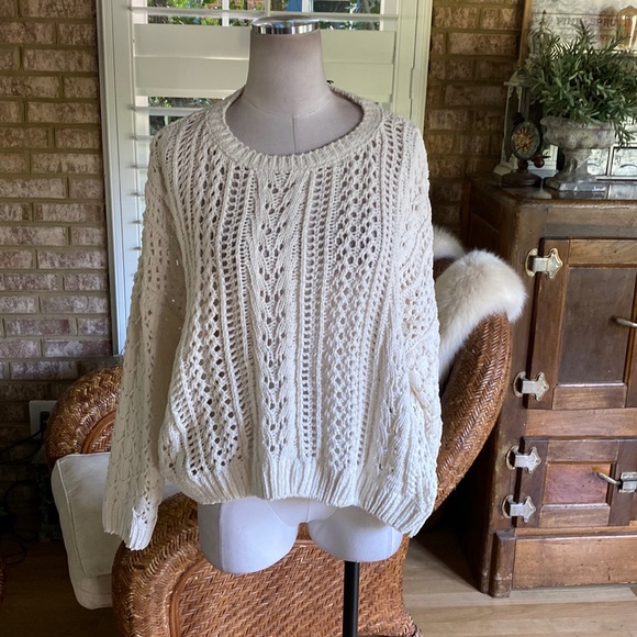 Kendall & Kylie | Sweaters | Kendall Kylie Kardashian Jenner Winter ...